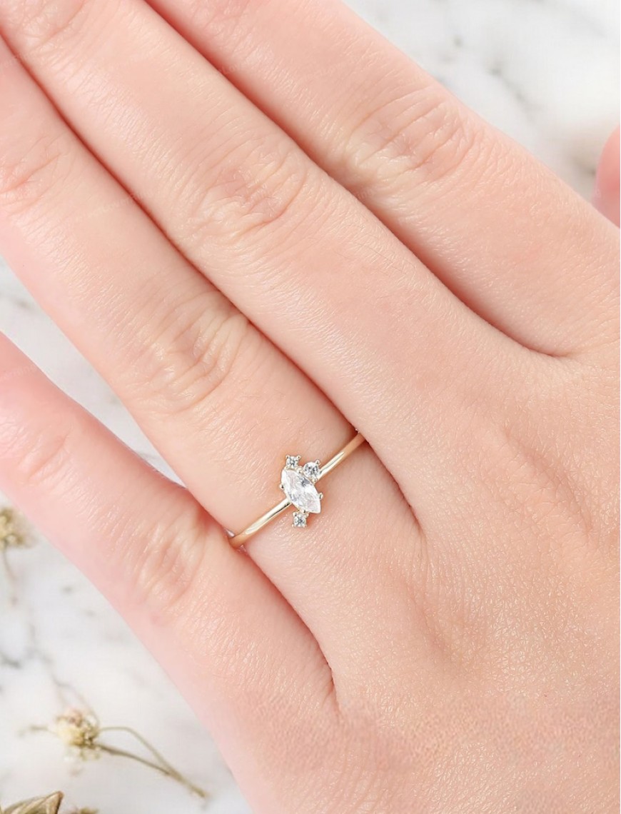 Minimalist Asimetrik Tasarım Markiz Pırlanta Yüzük | MY DIAMOND